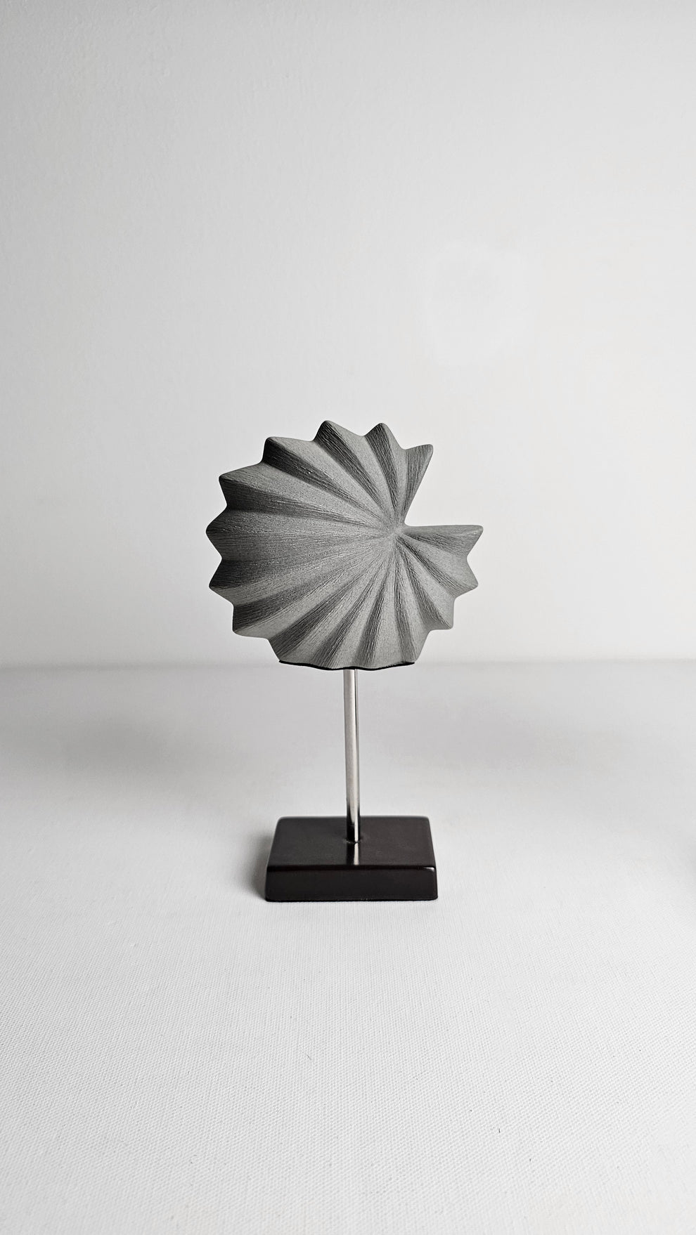 The Palm Stand - Small – chomcharm